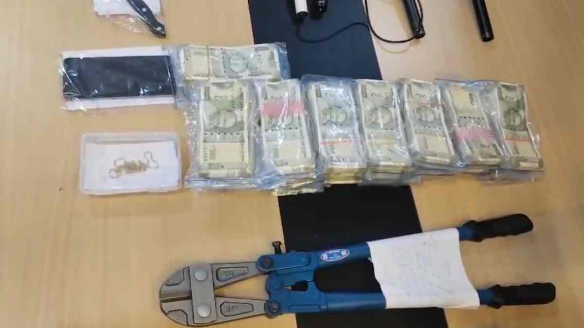 21 लाख की चोरी का मामला सुलझा: पति-पत्नी की जोड़ी गिरफ्तार, पुलिस ने ...